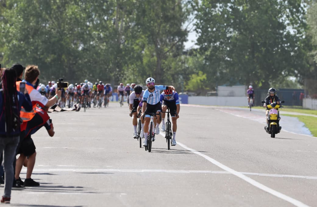 LA SELECCIÓN BRILLÓ EN EL GRAN PRIX INTERNACIONAL - Ciclismo Argentino ...